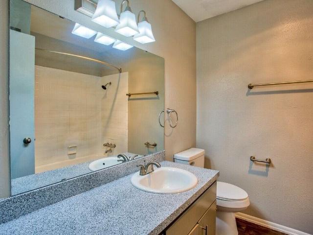 Carriages 1 Bedroom Apartment for Rent at 1600 Jones Dr, Arlington, TX 76013