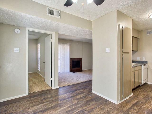 Carriages 2 Bedroom Apartment for Rent at 1600 Jones Dr, Arlington, TX 76013