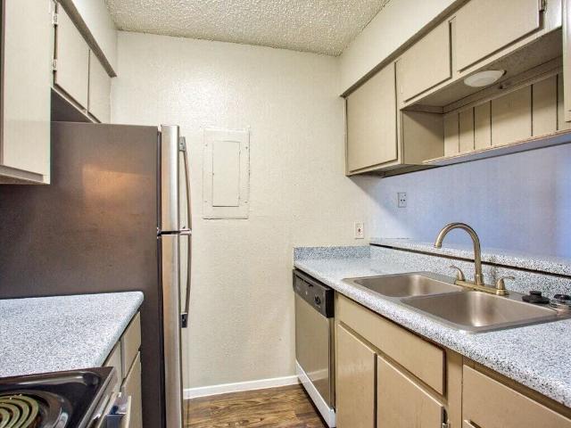 Carriages 2 Bedroom Apartment for Rent at 1600 Jones Dr, Arlington, TX 76013