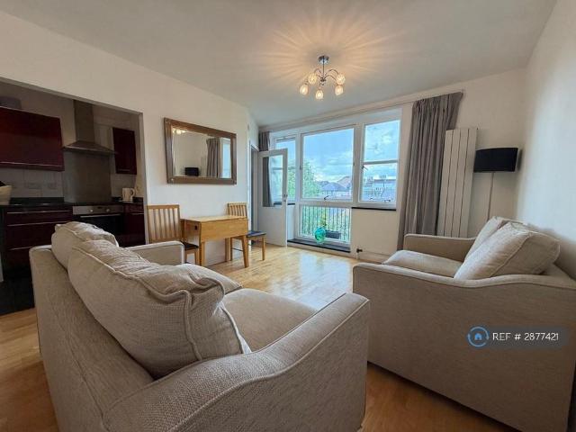 Carrick Court, London, SE11 Studio to rent £1,550 pcm £358 pw