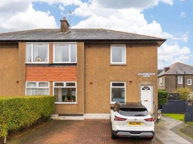 Carrick Knowe Place, Edinburgh, 2 Bedroom Flat