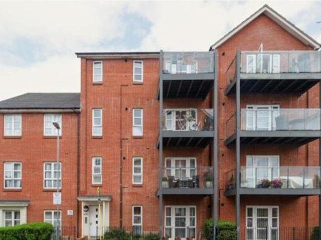 Carroll Court, Mitcham, 1 Bedroom Flat