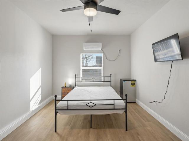 Carrollton Furnished Rooms: TV+Mini Fridge