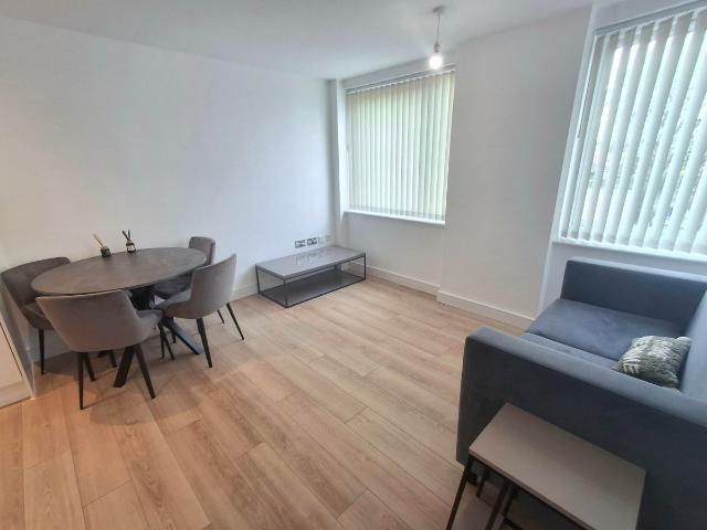 Carrs Road, Cheadle SK8, 1 bed flat to rent, £1,005 pcm | PrimeLocation
