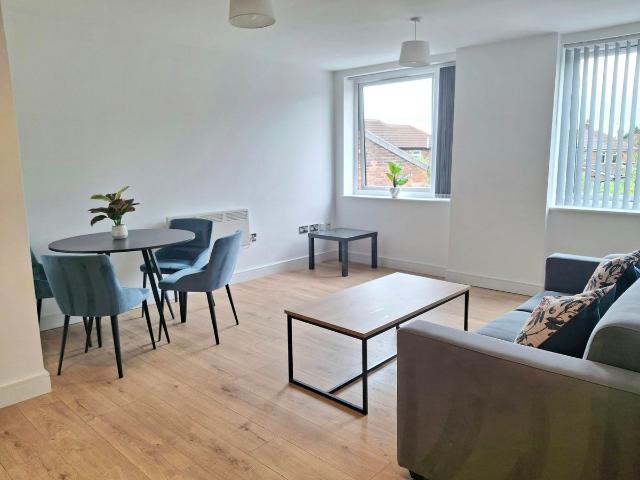 Carrs Road, Cheadle SK8, 2 bed flat to rent, £1,240 pcm | PrimeLocation