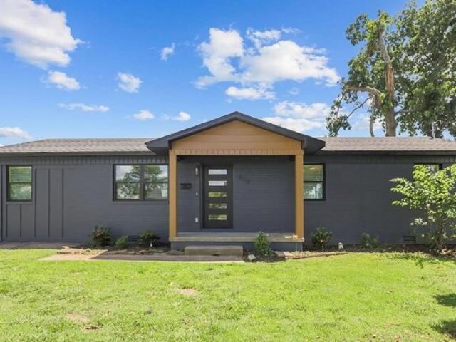 Carson Dr, Bentonville, Home For Sale