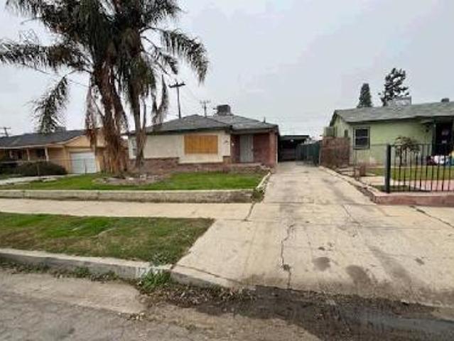 Castaic Ave