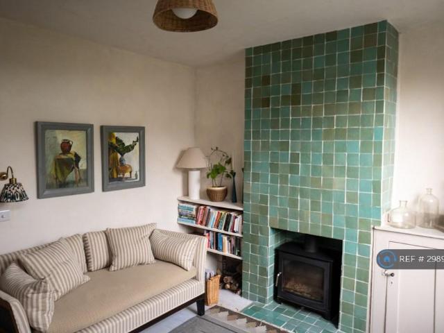 Castalia Cottages, Walmer, CT14 2 bed terraced house to rent £1,290 pcm £298 pw
