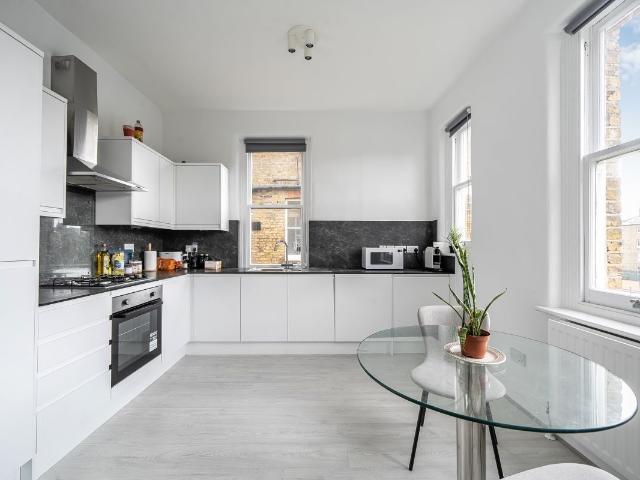 Castellain Road, London W9, 3 bed flat to rent, £3,650 pcm | PrimeLocation
