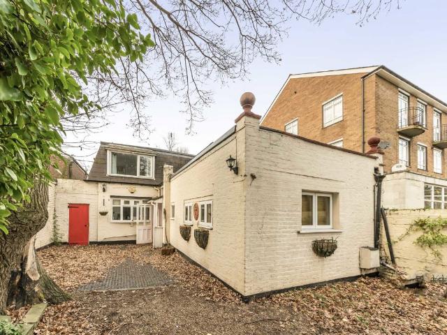 Castelnau, Barnes SW13, 4 bed detached house to rent, £4,500 pcm | PrimeLocation