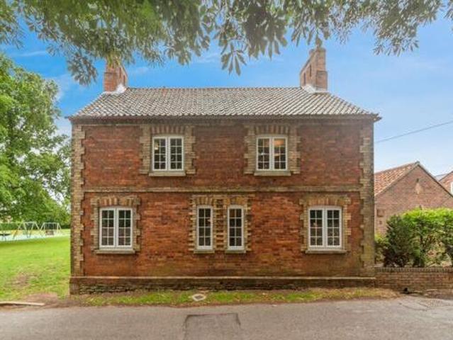 Casthorpe Road, Barrowby, 3 Bedroom Detached