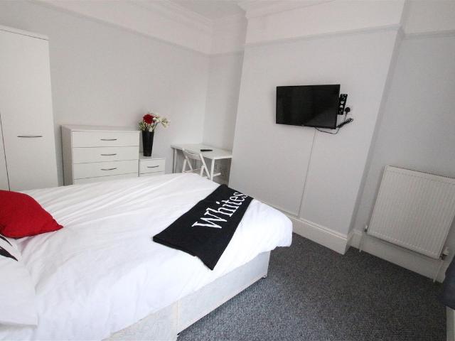Castilian Terrace, Northampton NN1, Room to rent, £595 pcm | PrimeLocation