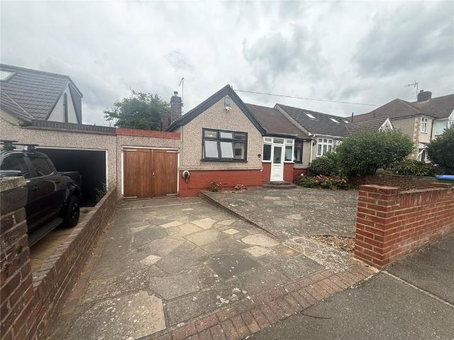 Castleton Avenue, Bexleyheath, Kent, DA7 2 bed bungalow to rent £1,950 pcm £450 pw