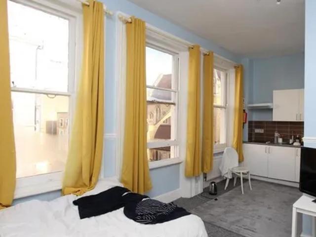 Castletown Road, London, W14 9JP, United Kingdom | 1 bed house for rent #167774657 | Rentberry