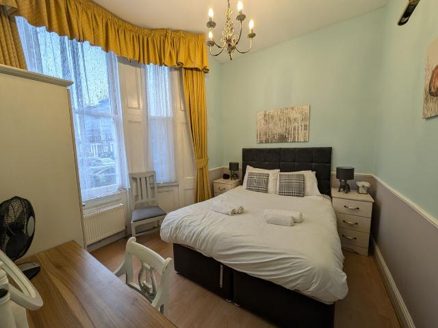Castletown Road, London W14, 1 bed terraced house to rent, £2,150 pcm | PrimeLocation