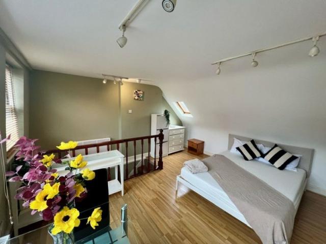 Castletown Road, London W14, 1 bed flat to rent, £1,200 pcm | PrimeLocation