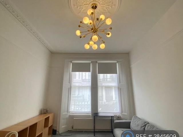 Castletown Road, London, W14 2 bed flat to rent £2,695 pcm £622 pw