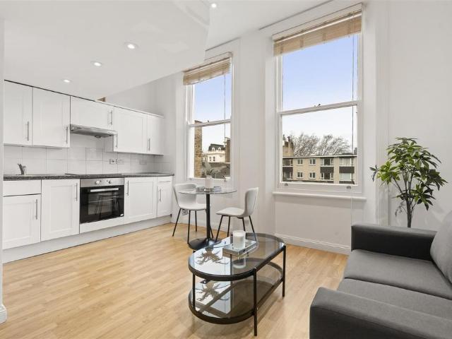 Castletown Road, London W14 Studio to rent £1,647 pcm £380 pw