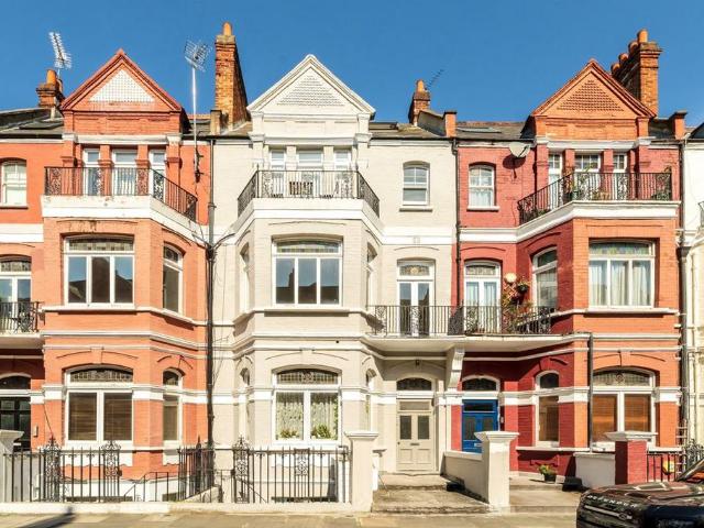 Castletown Road, London W14 Studio to rent £1,600 pcm £369 pw