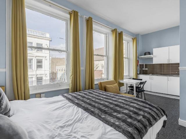 Castletown Road, West Kensington, London W14, Studio to rent, £2,150 pcm | PrimeLocation