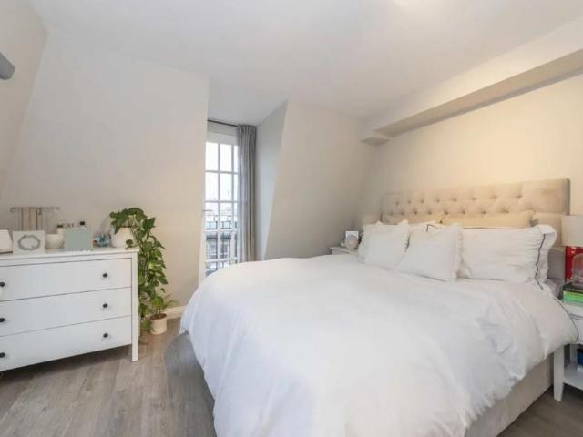 Castletown Road, W14 4 bed apartment to rent £5,400 pcm £1,246 pw