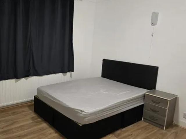 Castleview Gardens, London, IG1 3QD, United Kingdom | Room for rent #139070125 | Rentberry