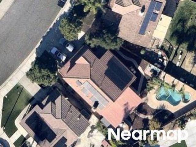 Castlewood Dr