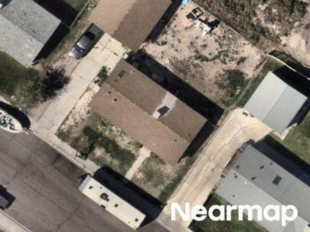 Castlewood Dr
