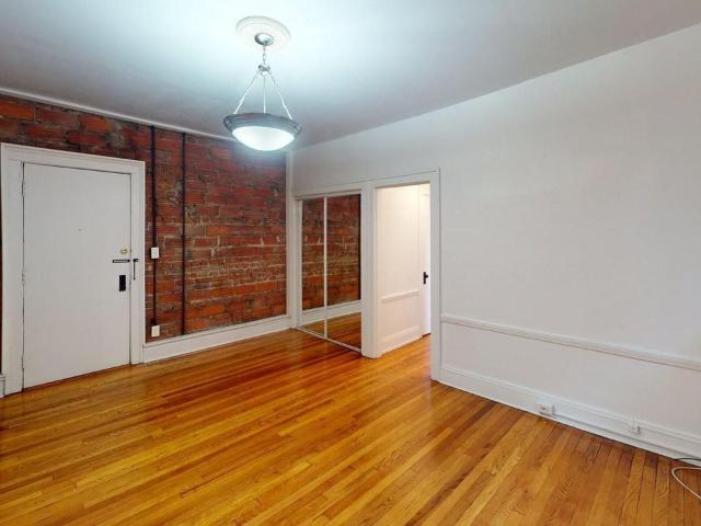 Castle 12479 Cedar Rd 1 Bedroom Apartment for Rent at 12479 Cedar Rd, Cleveland Heights, OH 44106 Cleveland Heights