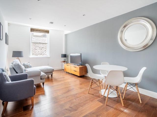 Castle Chambers, Clifford Street, York YO1, 1 bed flat to rent, £1,050 pcm | PrimeLocation