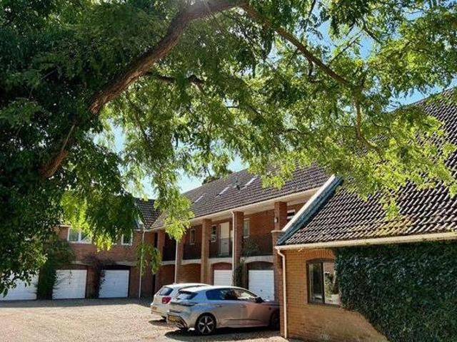 Castle Close, Orford, 3 Bedroom Flat