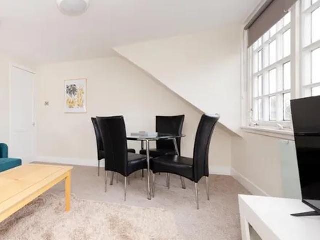 Castle & Crown, 98 West Bow, City of Edinburgh, EH1 2HH, United Kingdom | 1 bed apartment for rent #138851649 | Rentberry