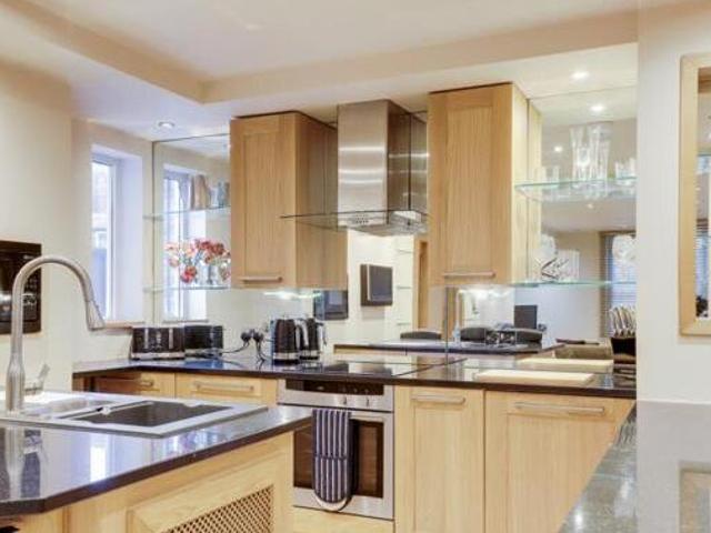 Castle Boulevard, Nottingham, 2 Bedroom Apartment
