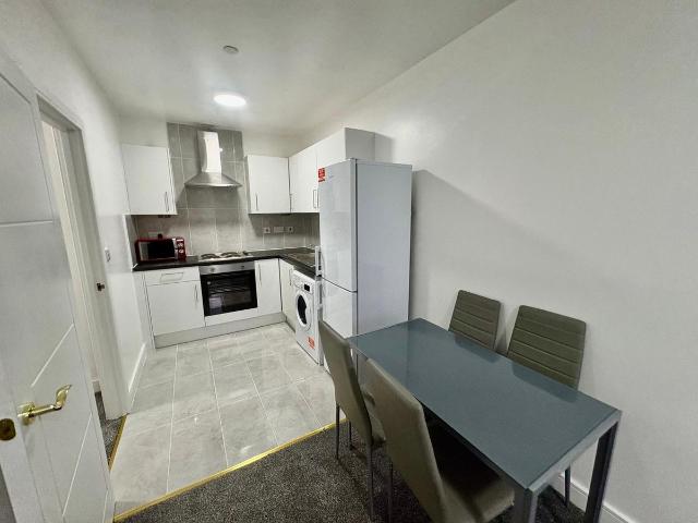 Castle Boulevard, Nottingham NG7, 1 bed flat to rent, £980 pcm | PrimeLocation