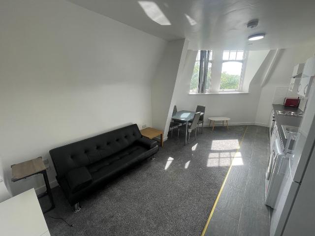 Castle Boulevard, Nottingham NG7, 1 bed flat to rent, £980 pcm | PrimeLocation