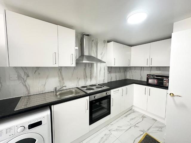 Castle Boulevard, Nottingham, NG7 2 bed apartment to rent £1,150 pcm £265 pw