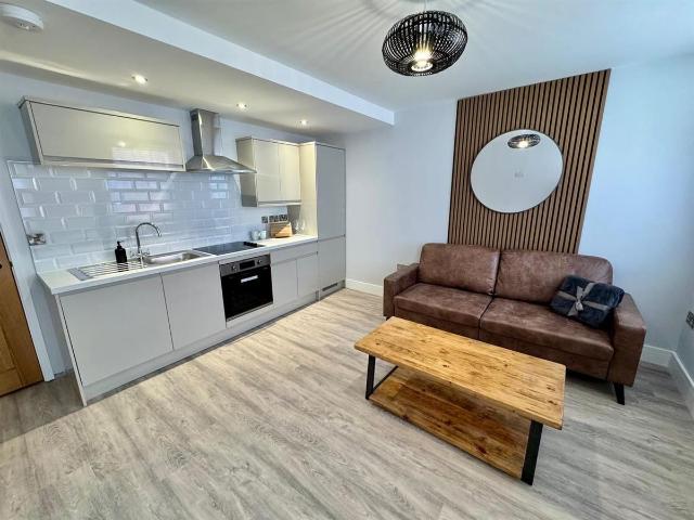 Castle Gate, Nottingham NG1, 2 bed flat to rent, £1,400 pcm | PrimeLocation