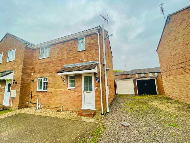 Castle Dore, Swindon SN5, 3 bed semi detached house to rent, £1,450 pcm | PrimeLocation
