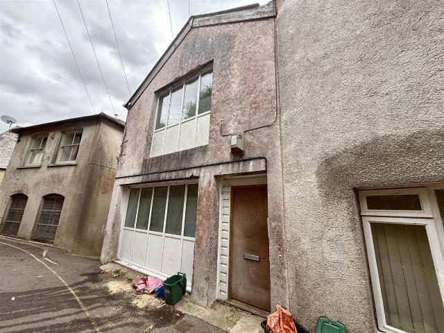 Castle Dyke, Launceston PL15, 2 bed flat to rent, £595 pcm | PrimeLocation