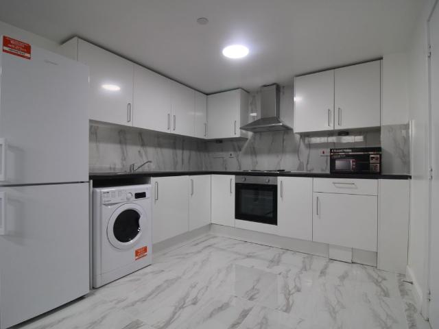 Castle Edge, 4 6 Castle Boulevard NG7, 1 bed flat to rent, £980 pcm | PrimeLocation