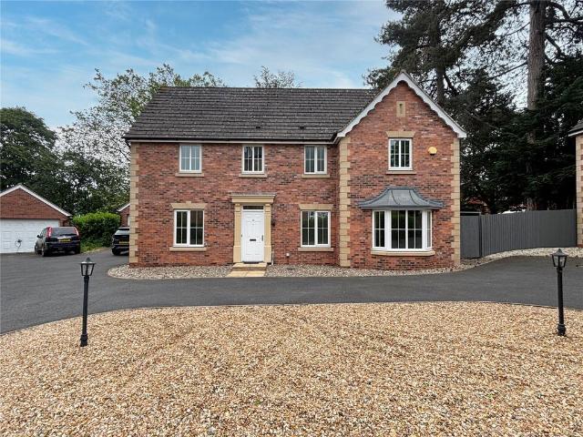 Castle House Drive, Stafford, ST16 5 bed detached house to rent £2,300 pcm £531 pw