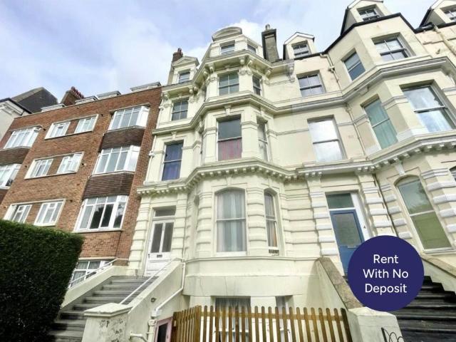 Castle Hill Avenue, Folkestone, Kent. 2 bed flat to rent £1,000 pcm £231 pw