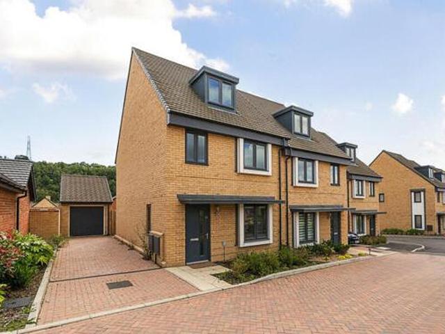 Castle Hill Drive, Ebbsfleet Valley, 4 Bedroom Semi detached