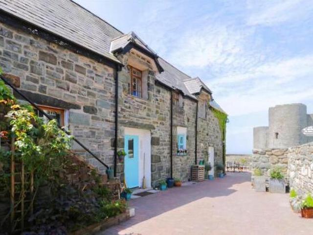 Castle Lodge, Castle Square, 3 Bedroom House