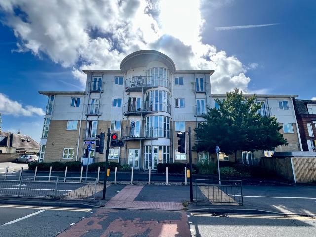 Castle Lane West, Bournemouth BH8, Studio to rent, £795 pcm | PrimeLocation
