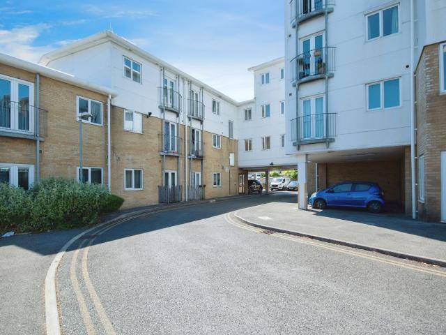 Castle Lane West, Bournemouth BH8, Studio to rent, £800 pcm | PrimeLocation