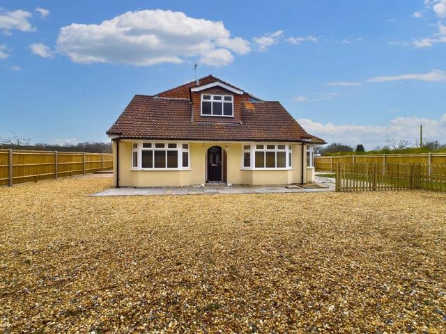 Castle Lane, North Baddesley 5 bed house to rent £4,000 pcm £923 pw
