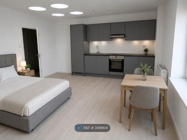 Castle St, High Wycombe HP13, Studio to rent, £1,100 pcm | PrimeLocation