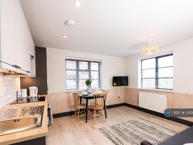 Castle St, Salisbury, SP1 1 bed flat to rent £1,850 pcm £427 pw