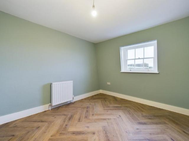 Castle Steet, Dover 2 bed maisonette to rent £1,000 pcm £231 pw